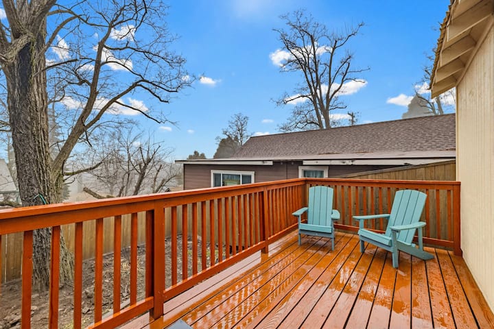 Immerse In Julian | Cozy Cabin W/ Fireplace & Deck - Julian, CA