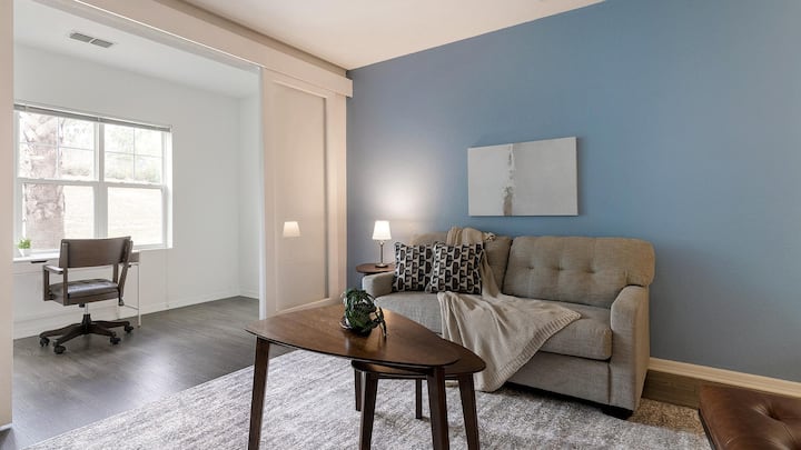 Landing | Chic 2bd, Gym, Game Room - Apopka, FL