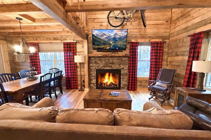 Cabin At Walland Forest/ Hot Tub, Bonfire Pit - Walland, TN