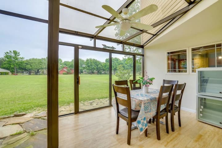 6 Mi To Dtwn Garland: Group Getaway W/ Pool Access - Garland