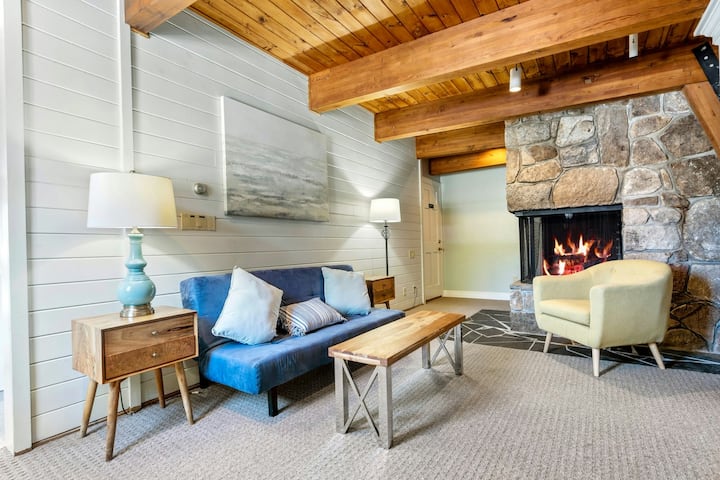 King Suite With Deck - York, ME