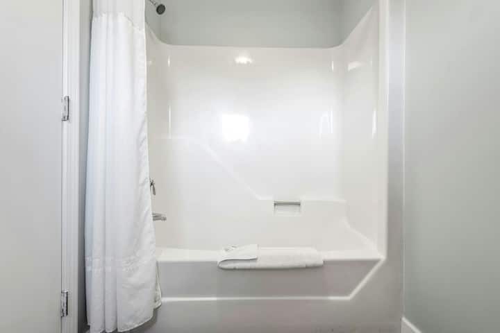 Standard Queen 2 Beds - York, ME