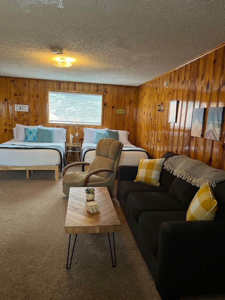 Room 12 At Bellamy's - Red River, NM