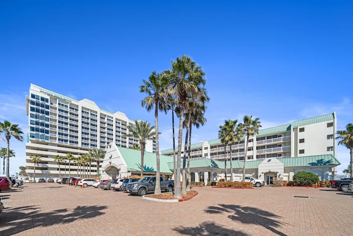 Oceanfront 1br Condo | Daytona Resort Pool Access - Daytona Beach, FL
