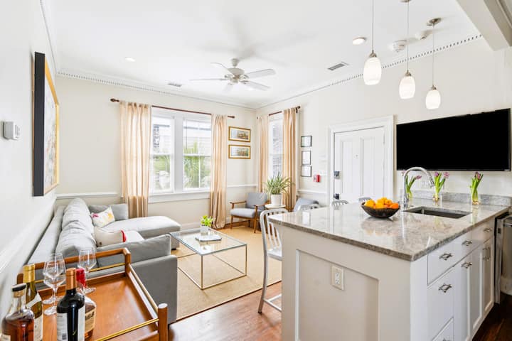 8d At Saint Philip Square, 1 Block To King Street - Charleston, SC