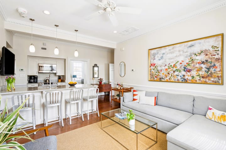 8d At Saint Philip Square, 1 Block To King Street - Charleston, SC