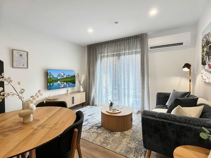 The Smart Ski Base - No Traffic! - Brand New Build - Arrowtown