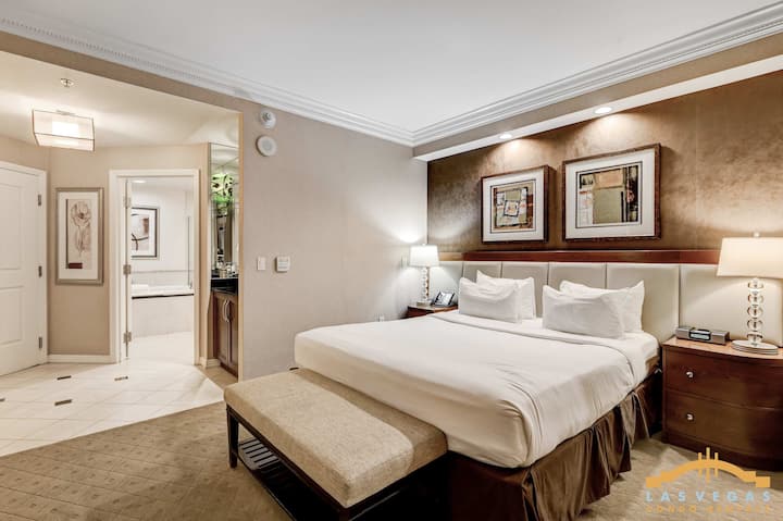 Mgm Signature-23-709 Strip View Jacuzzi Studio - Las Vegas, NV