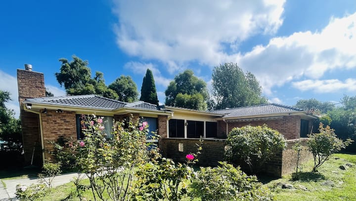 Large Newly Renovated Home - Bowral