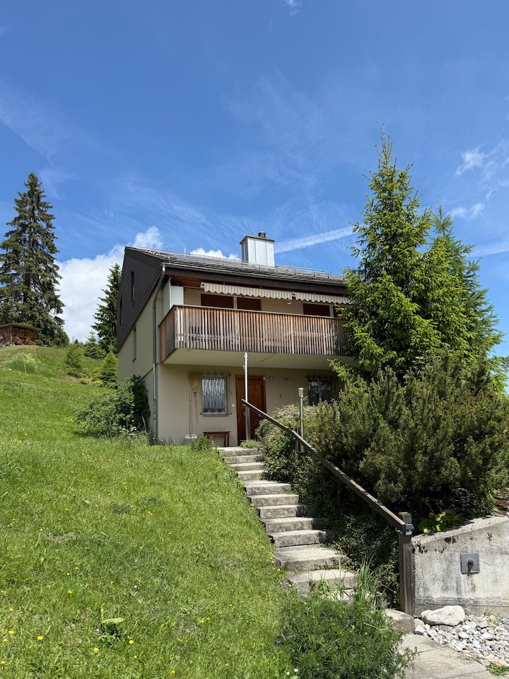 9-bett Ferienhaus (Ferienhaus Usziit) - Canton des Grisons