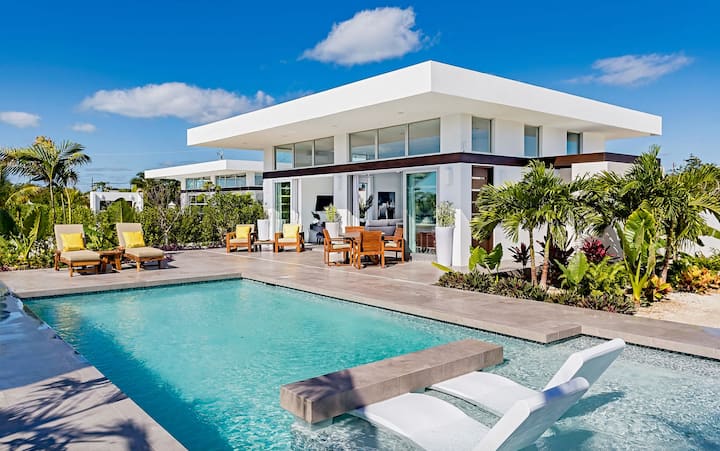 Romantic Villa For 1 Couple - Beach & Pool Access - The Bahamas
