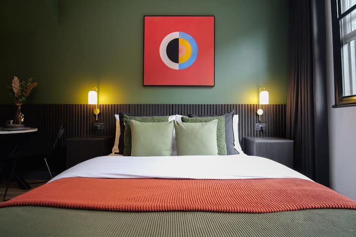 Stay Awhile - Boutique Studio Northern Quarter - Manchester