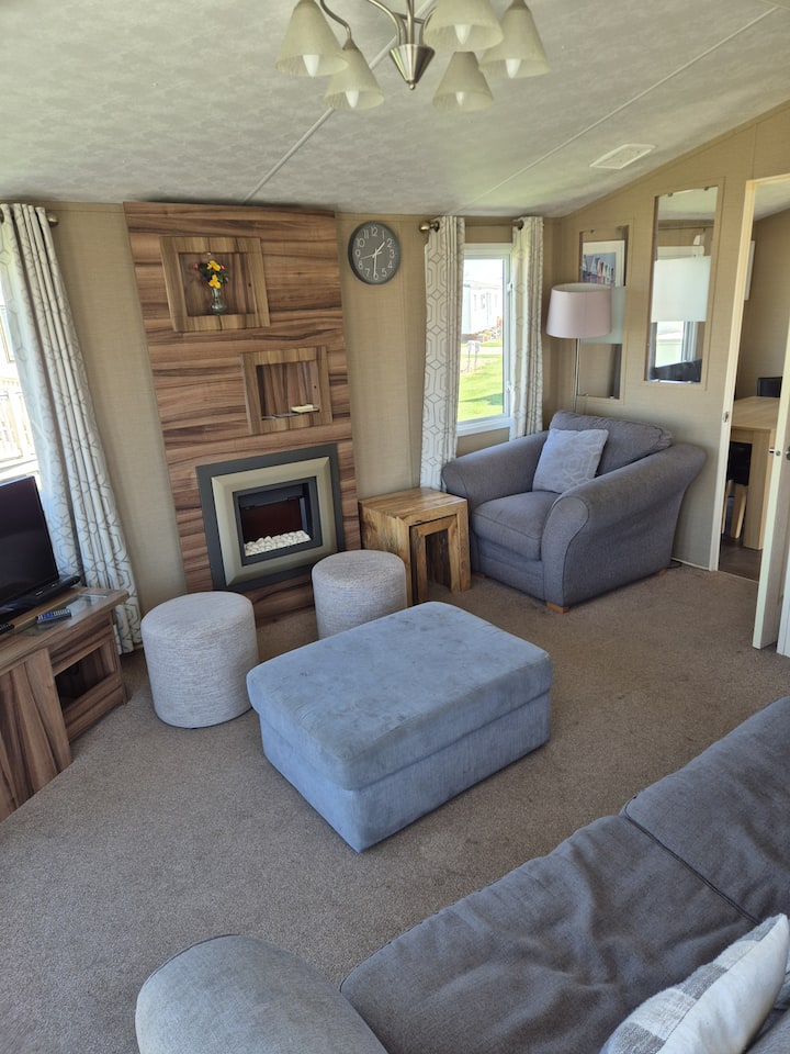 Weeping Willow - 3 Bedrooms With Decking Sleeps 8 - Camber Sands