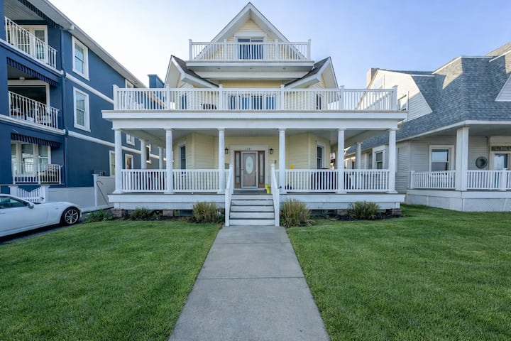 Oceanfront Sunrise Retreat | 5br W/ Deck & Views - Lake Como, NJ