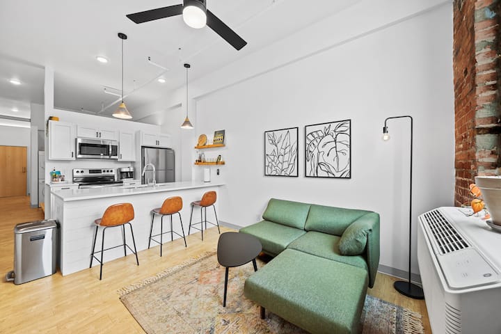 Craft District Apt 220 With Gym & Coffee Shop - Duluth, MN