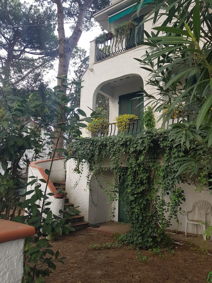 Villa Su 3 Piani Con Giardino - Comacchio