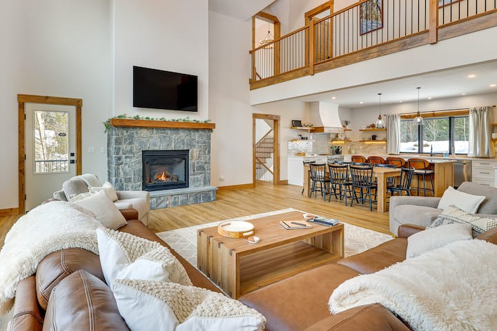 Luxe Mountain Home W/ Chef’s Kitchen & Okemo Views - Ludlow, VT
