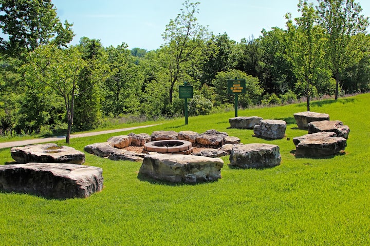 Queen | Westgate Branson Woods| Nature Trails - Branson, MO