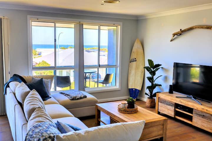 Walk To The Beach, Soak In Ocean Views, And Enjoy - Diamond Beach