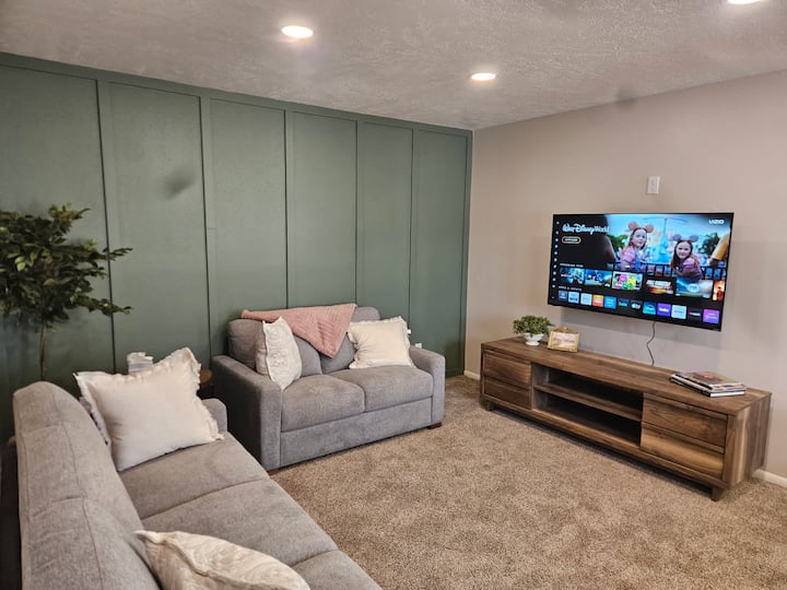 Stylish Sioux Falls Stay|theater Room & Arcade Fun - Sioux Falls, SD