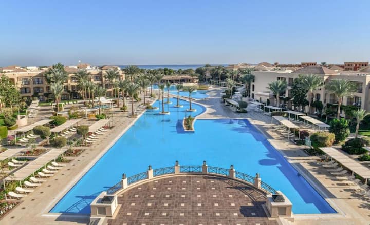 Fun-first Resort Stay L 4 Pool-view Rooms - Hurghada
