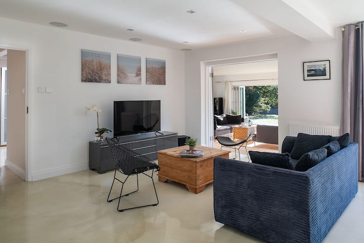 Stunning Mansion With Heated Swimming Pool - Southampton