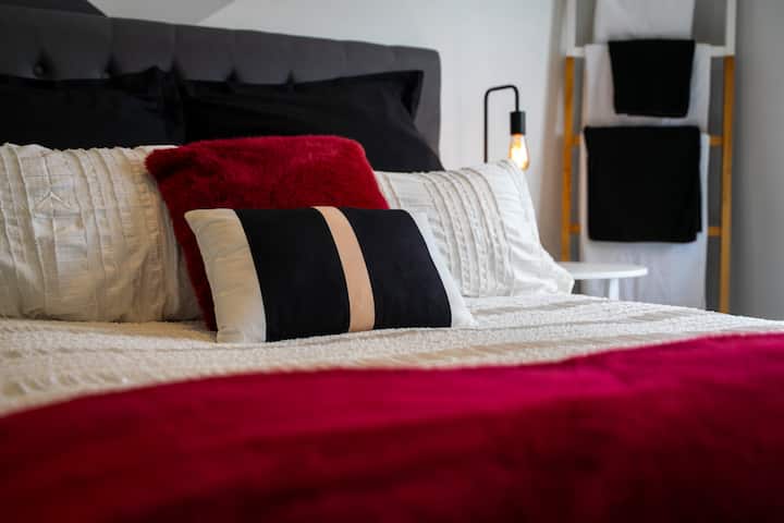 Central Otago Getaway | Modern 2-bed - Cromwell