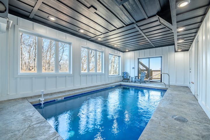 *Spacious 5bd Lodge W/ Views! | Hot Tub + Pool* - Pigeon Forge