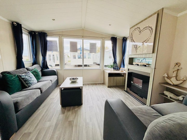 Lovely Caravan At Steeple Bay, Essex Ref 36059a - Burnham-on-Crouch