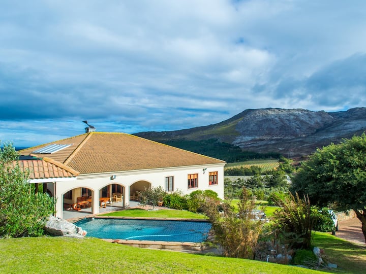 Barton Plover Villa Near Hermanus - Pool & Hot Tub - Bot River