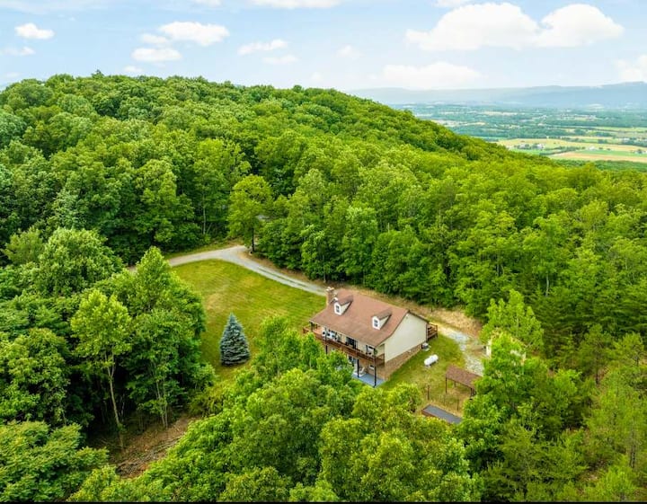 Mountain Views, Hot Tub, Movie Room, 12 Priv Acres - Stanley, VA