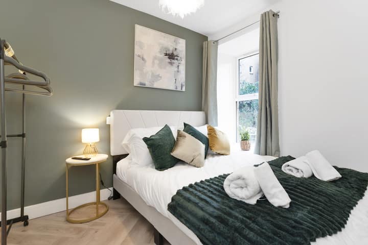 Newly Refurbished | Central | 3 Guests - Edinburgh