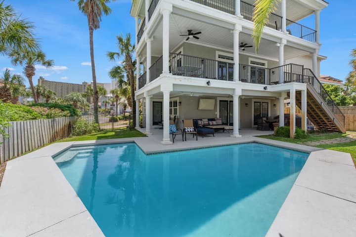 Easy Walk To Private Beach! Private Pool Sleeps 24 - Destin, FL