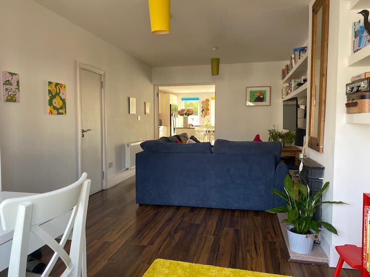 Light-filled 3bd Home With Garden, Kimmage - Dublin