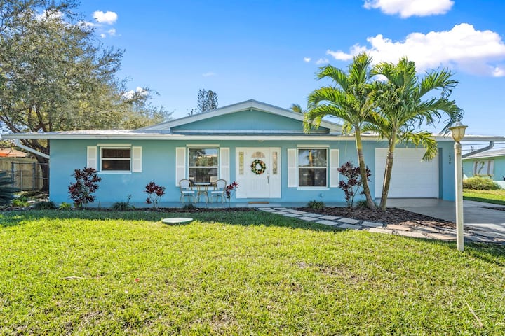 Barefoot Bungalow Next To Downtown And Beaches - Stuart, FL