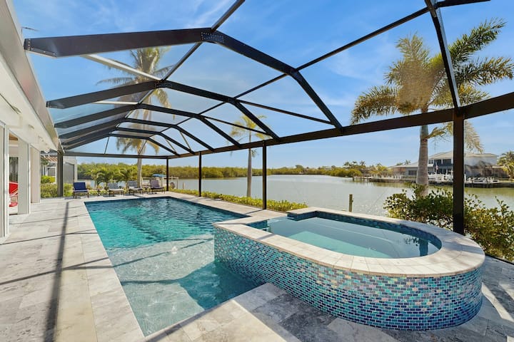 5 Br, Private Pool, Outdoor Space, Dock - Marco Island, FL