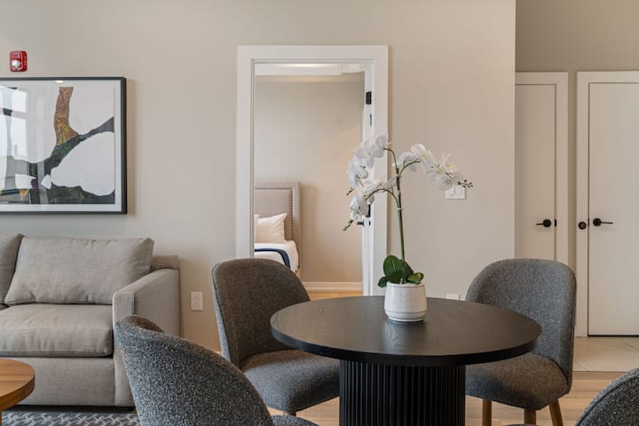 Immaculate 2 Br W/ Shared Roof Deck In Old City! - Philadelphia, PA