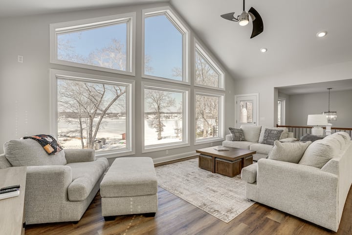 Hot Tub + Fire Pits: Waterfront Lake Anna Escape! - Lake Anna, VA