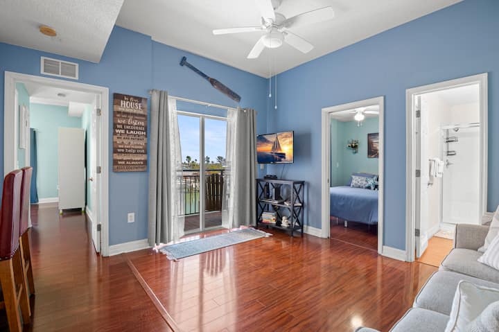 Madeira Bay 303 ~ Marina Views, Walk To Johns Pass - Madeira Beach, FL