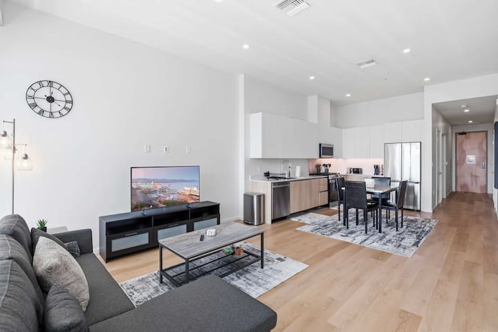 Downtown Ocean Retreat With In & Out Parking 2 - Long Beach, CA