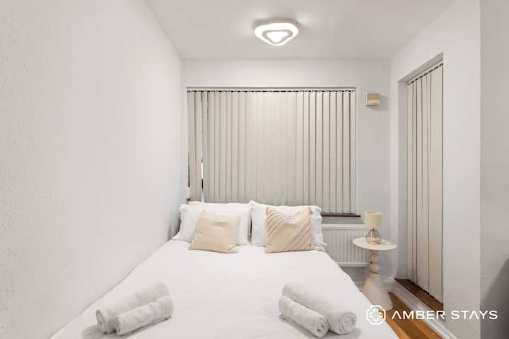 New! Studio Apt. | Perfect For Business | Sleep 4! - Londen