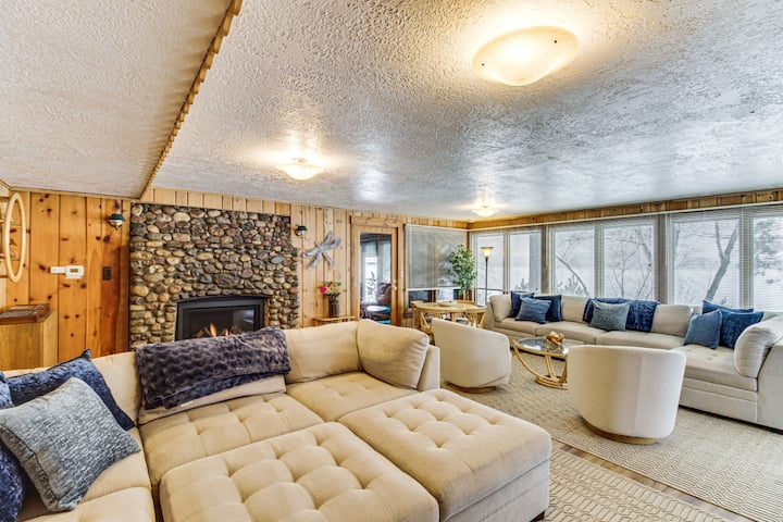 Lakefront Brainerd Cabin W Deck, Fire Pit! - Brainerd, MN