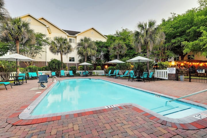 Relax In A 1br Suite Near Mount Pleasant Sights - Mount Pleasant, SC