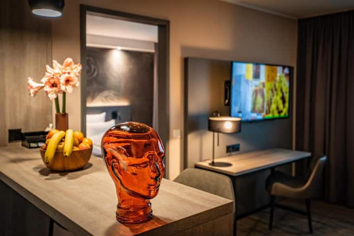 Contemporary Room Perfect For Families & Groups - Stuttgart