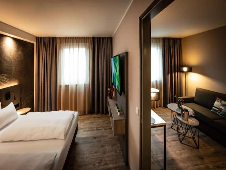 3 Aesthetic Rooms Near Stuttgart's Best Sights - Stuttgart