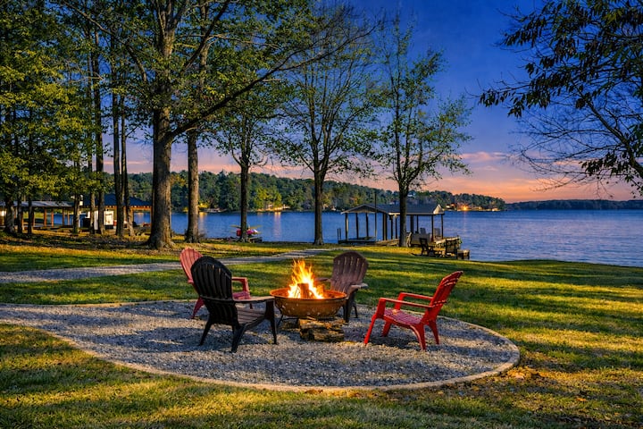 Dream Lakefront Escape | Private Dock | Kayaks - Lake Gaston