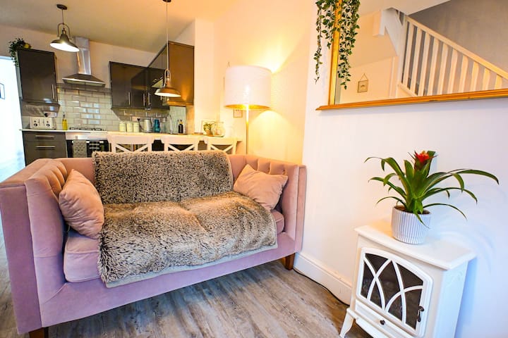 Secure Garden, 10 Min Walk To Beach, Games Room - Hythe