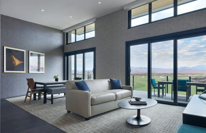 2 Elegant Suites W/ Pool Access & Near Hiking Area - St. George, USA