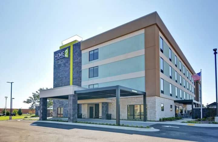 All‑suite Stay | Free Breakfast + Full Kitchen - Conway, AR