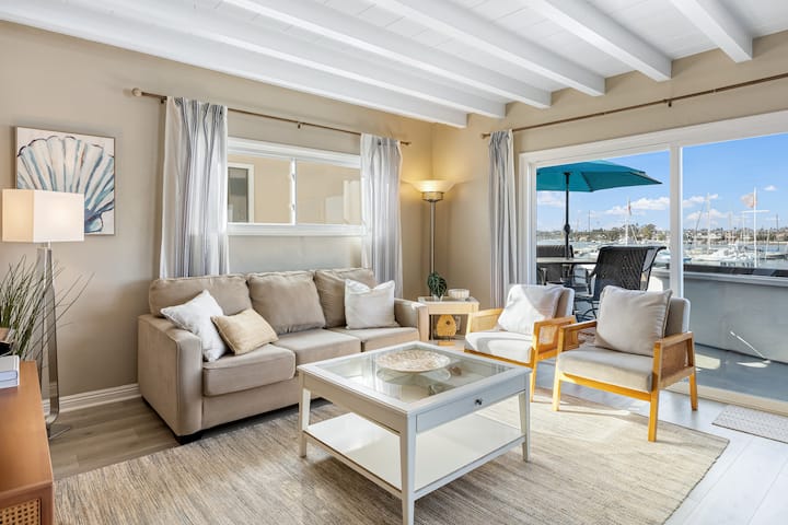 Bayfront Condo + Dock Access Near Newport Hotspots - Newport Beach, CA